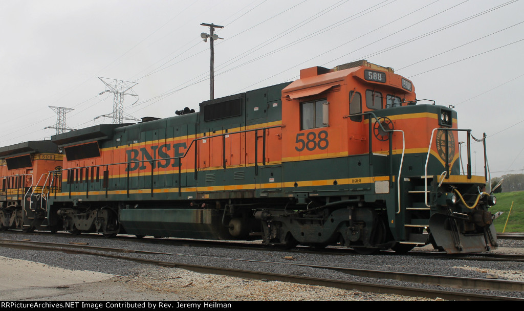 BNSF 588 (1)